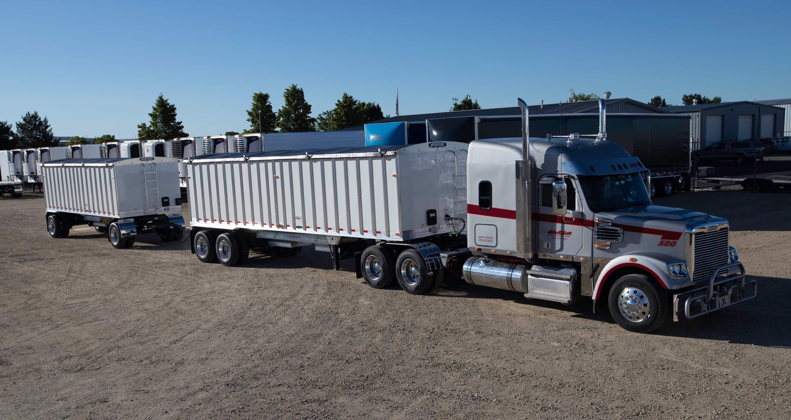 Full Width Display | Western Trailers